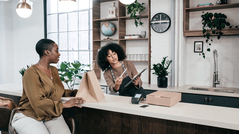10 Actionable Ways to Improve Retail Customer Service | Plecto